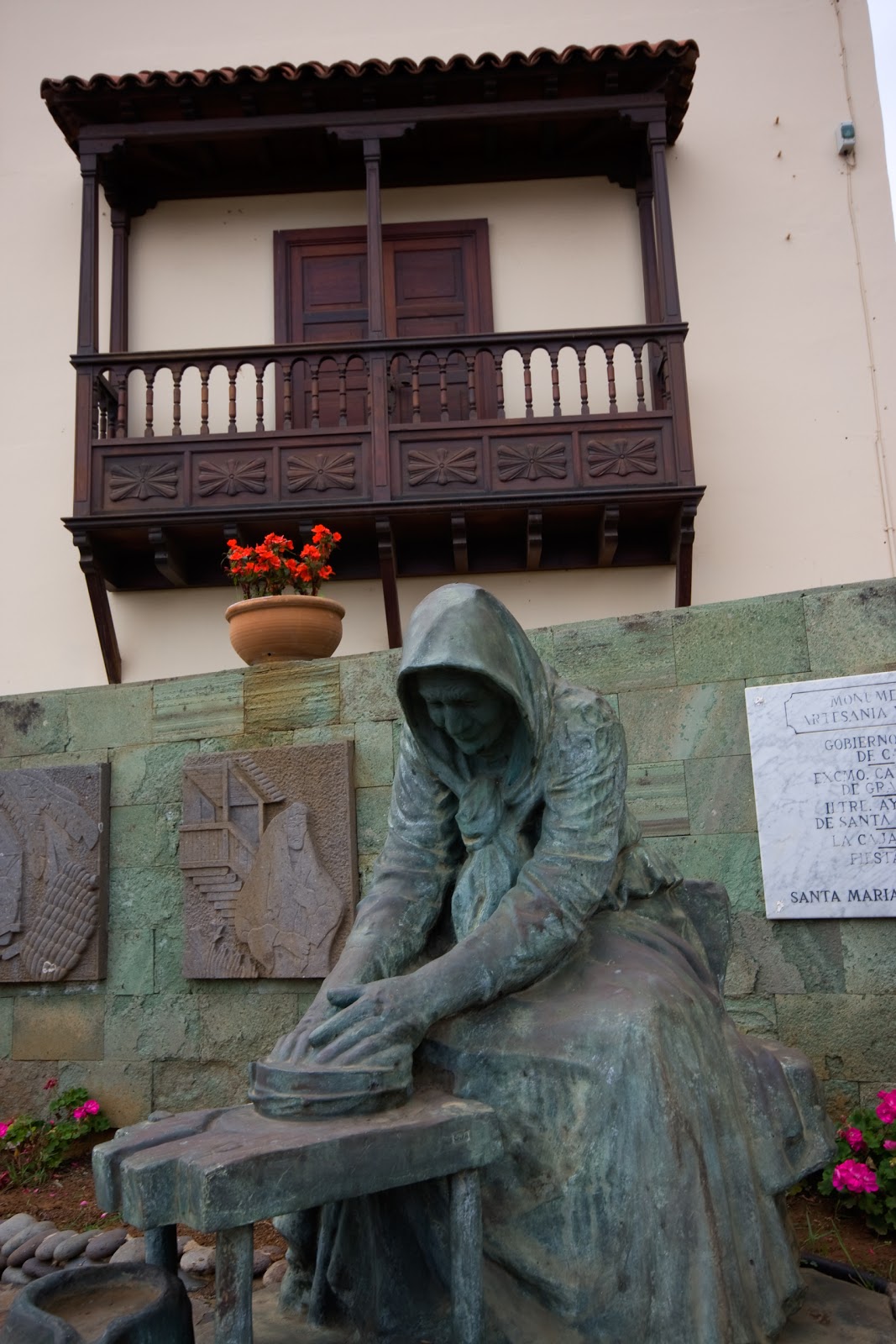 Esculturas Gran Canaria: Monumento homenaje a la artesania y el ...