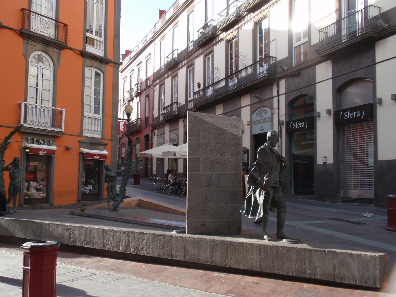 Esculturas Gran Canaria: Monumento al Doctor Juan Negrín - Bronce, obra ...