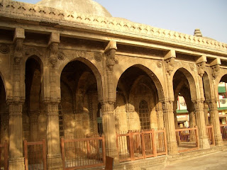 Surat City in pictures...: Tomb of Khudawand Khan..