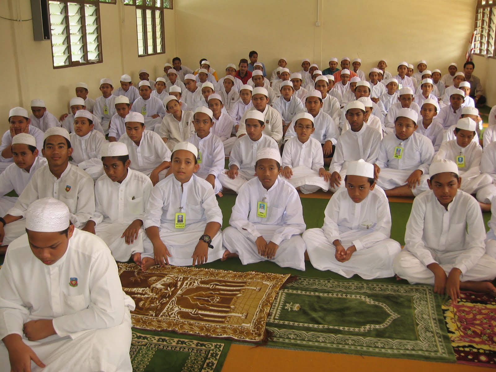 PEMUDA CINTA MASJID: kenapa perlu solat jamaah????