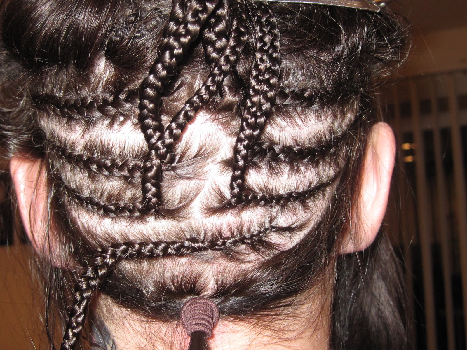 HAIR=ARTISTIC EXPRESSION AMY (541) 786-1118: White Girl Weave