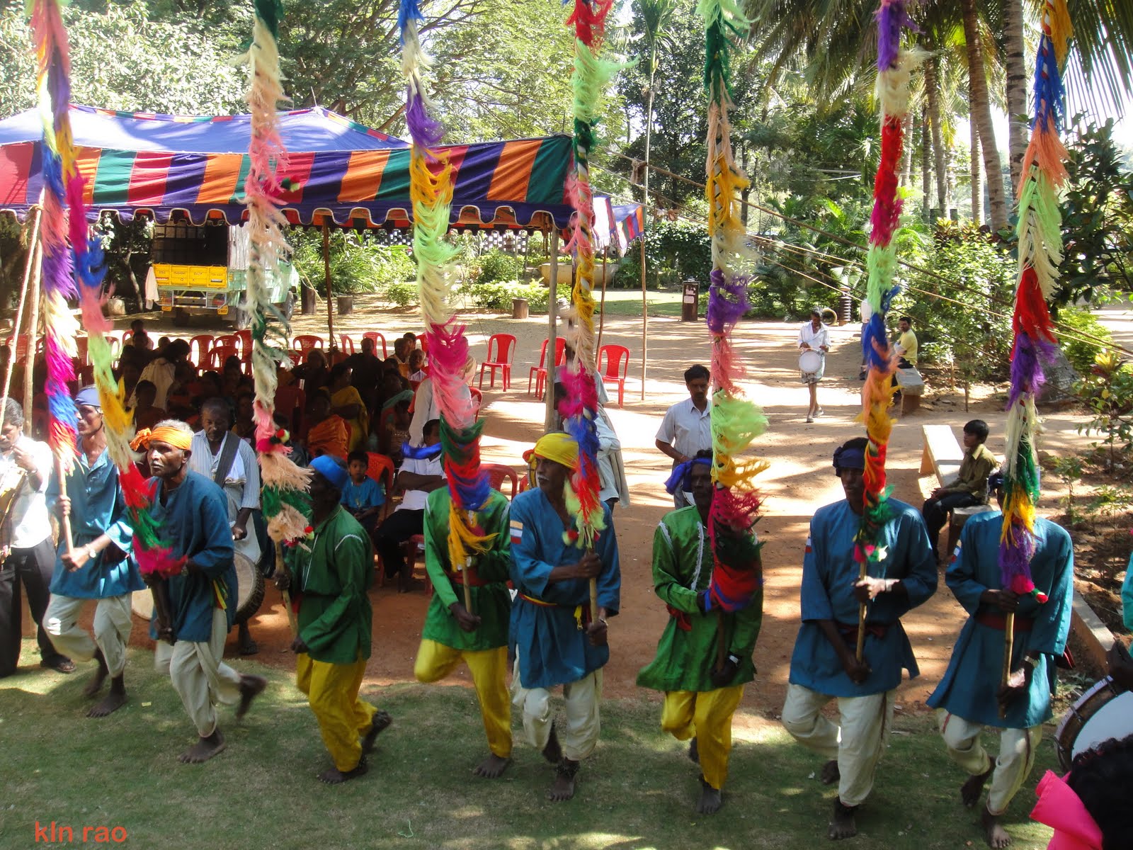 Clicks by Kln Rao and me: PATA KUNITHA-Folk Dance-Part 2