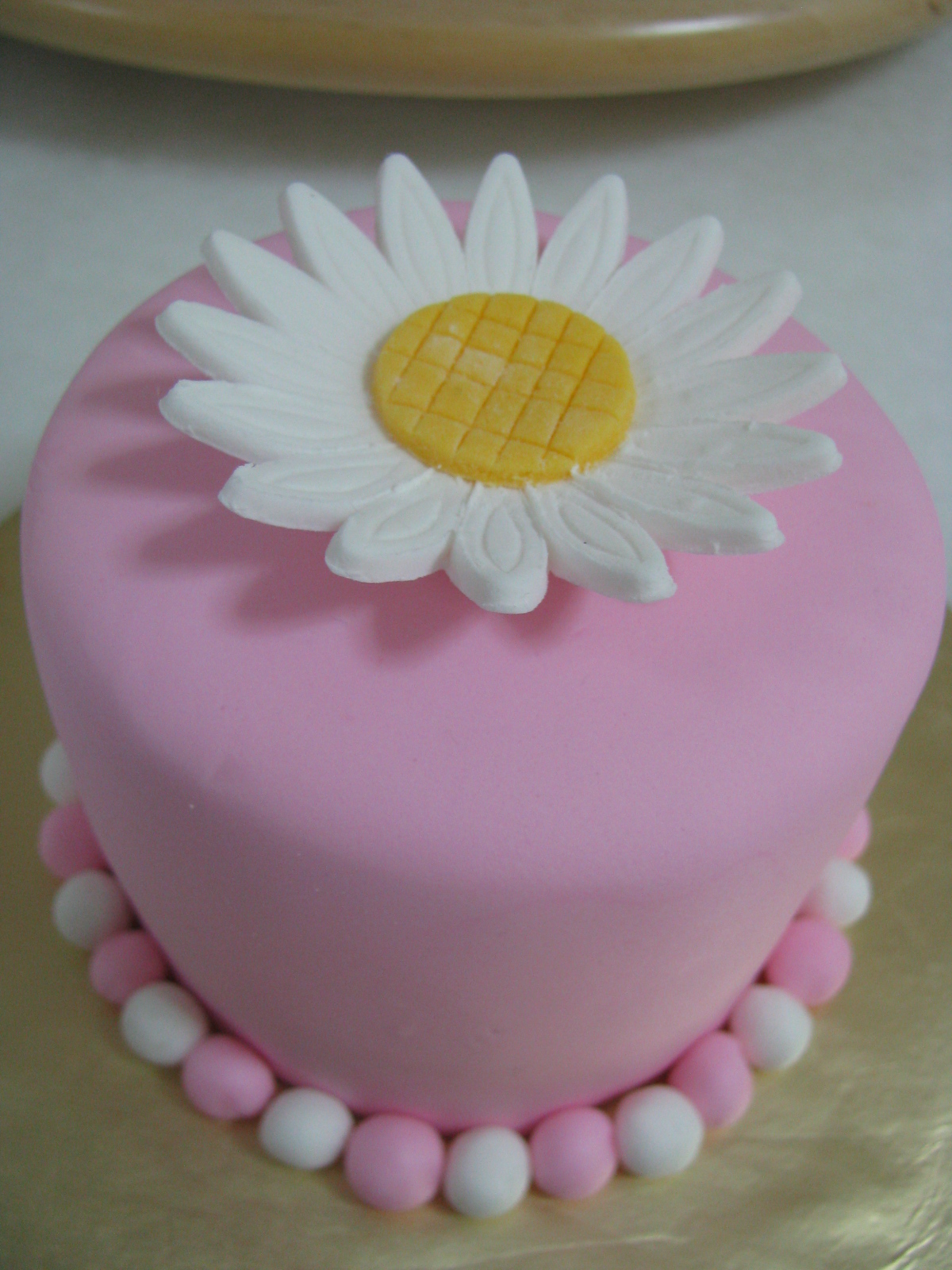Princess Yasmin: Sue's Pink Daisy Mini Cake