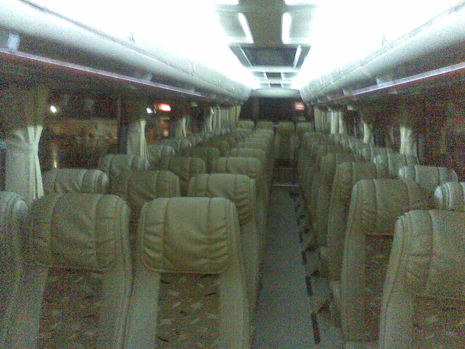 SEWA BUS PARIWISATA: Kerub Pariwisata