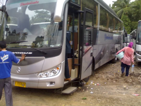 SEWA BUS PARIWISATA: Kerub Pariwisata