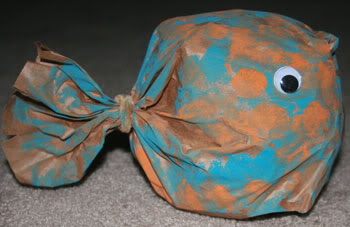 Busy Bodies: Ideas to Keep Your Kids (and Yourself) Occupied: Fishies