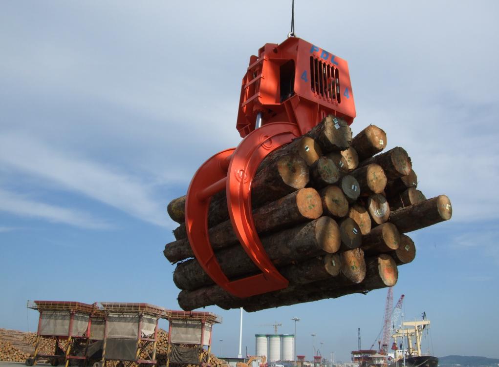 Bulk Vessel: Grabs For All Kind Industries