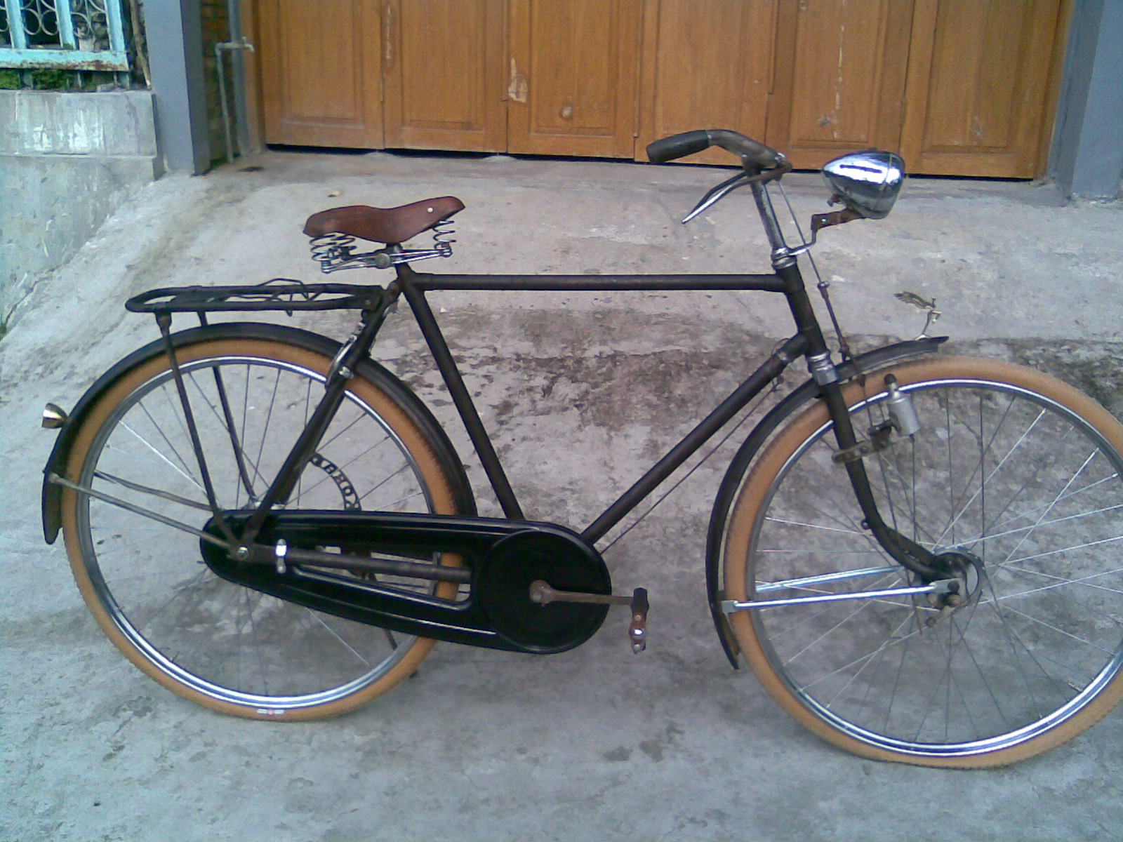 DESA KERTAHAYU: SEPEDE BATAVUS