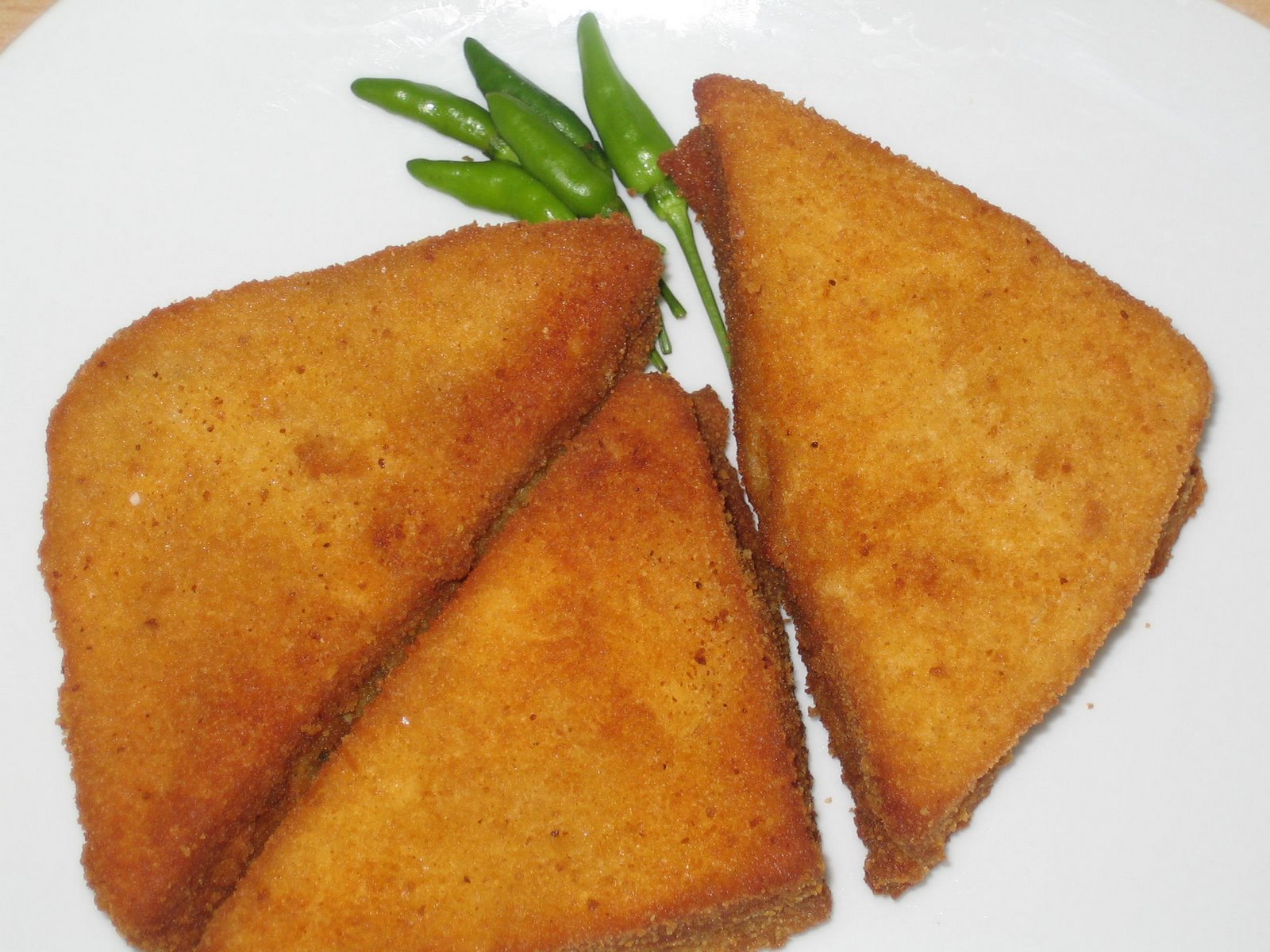 Lithana's House: ROTI GORENG ISI IKAN TUNA
