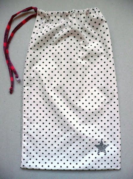 des fils et des gommettes---: doudou "super héros" #1