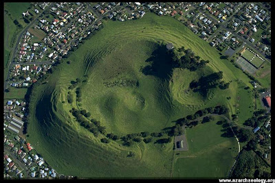 The Nobles in New Zealand: MANGERE MOUNTAIN