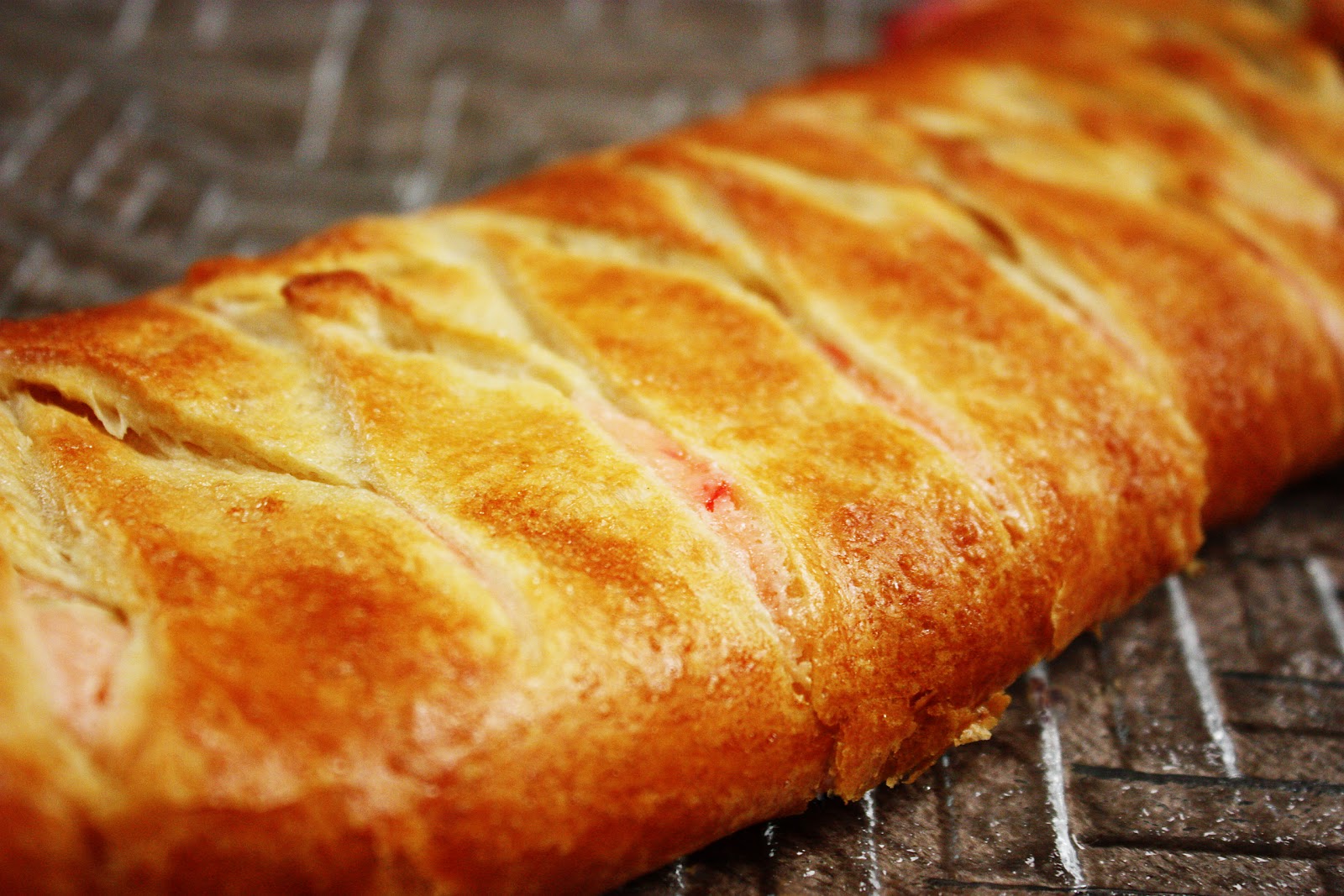 Daily Deliciousness: Cherry-Cheese Crescent Braid