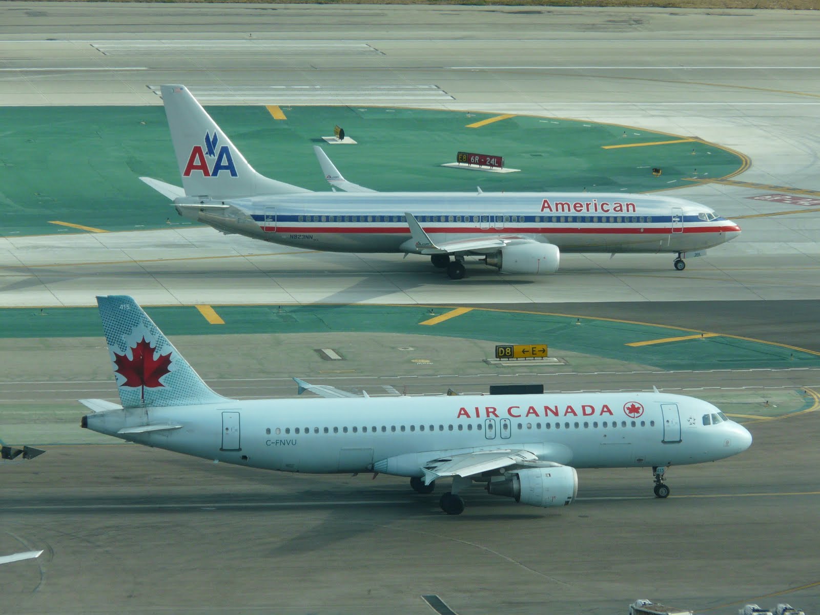 Installing a 737-300 nose landing gear strut at my work : r/aviation
