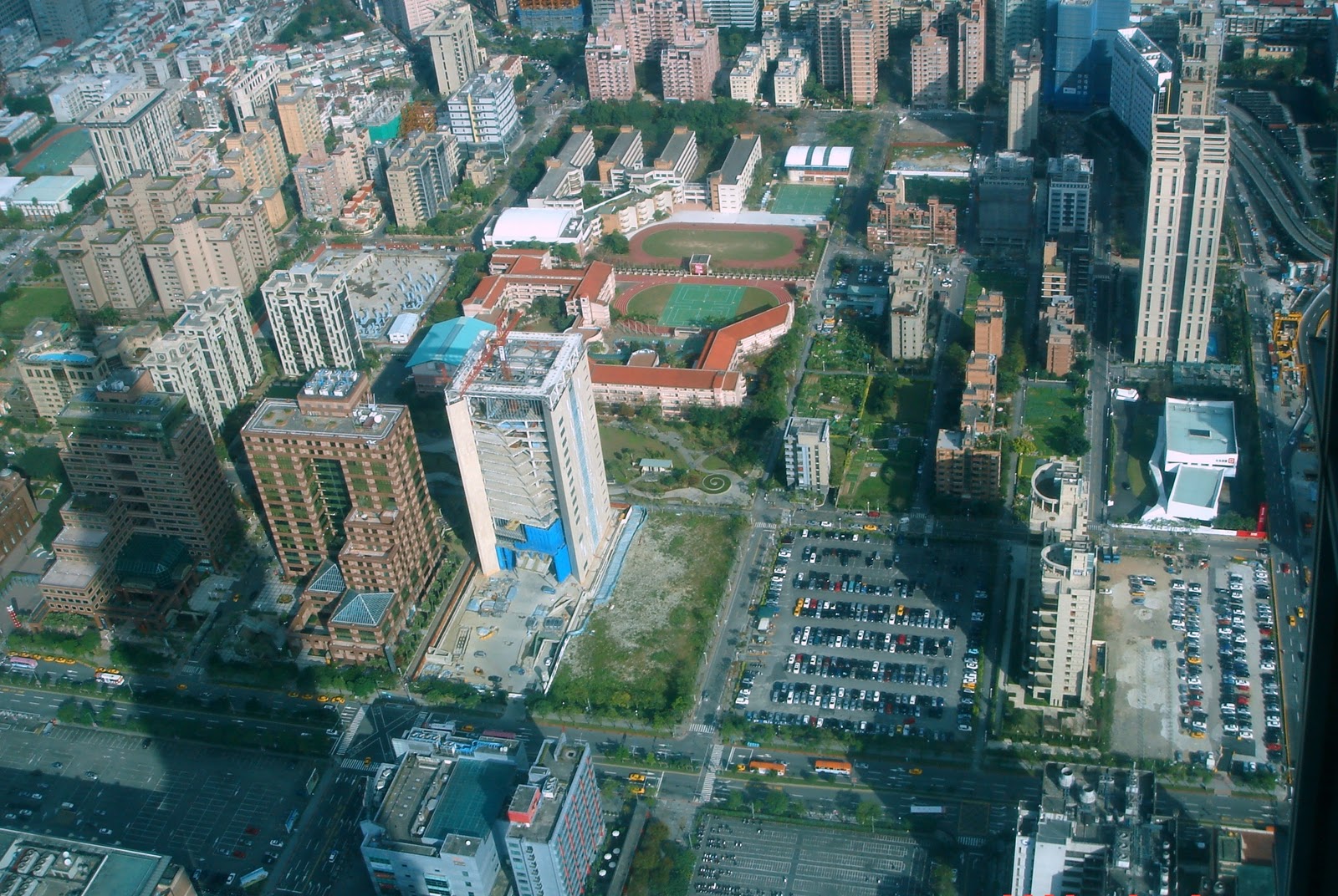 Taipei Daily Photo: Taipei 101 Shadow
