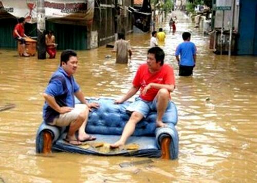Zu Fun: Funny Activities Of People Even During Flood