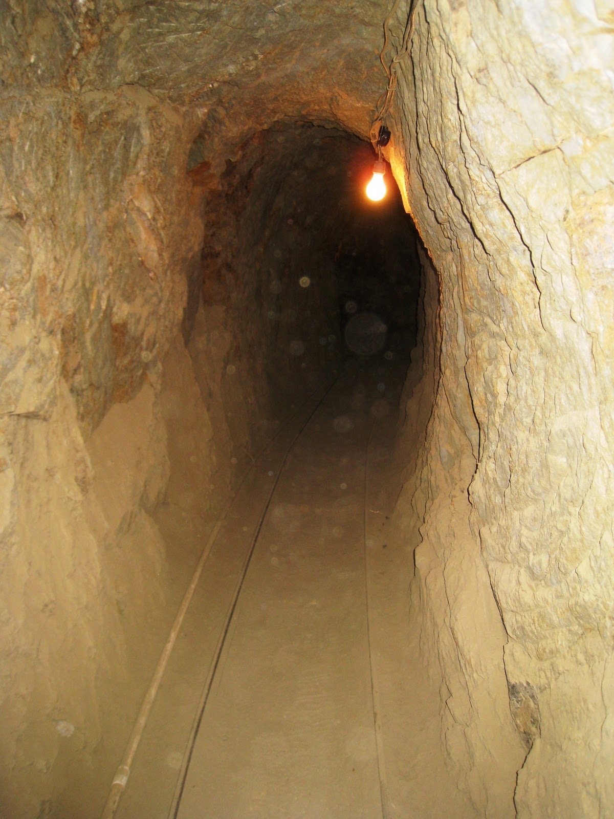 Brian and Ashley's Hiking Blog!: Mine Hike (Eagle Mining Company Julian ...