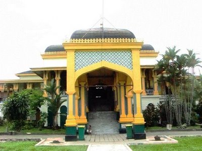 Heaven on Earth: Maimun palace - North Sumatran