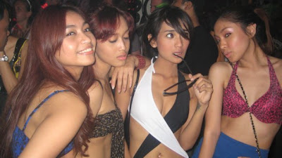 Artis telanjang bugil sexy indonesia: Dugem dengan Cewe Seksi