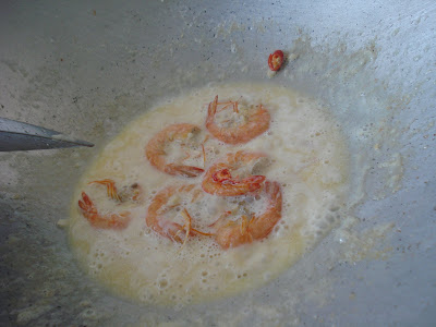 Can You Handle The Truth?: Creamy and cheesy wet butter prawn recipe!