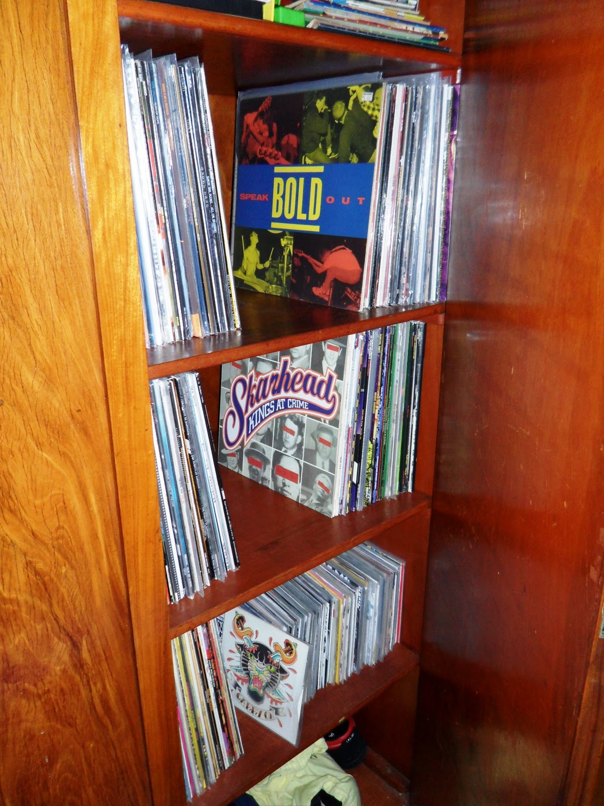 all things old school: HEAVY (METAL) RIFFS & COLOR VINYLS