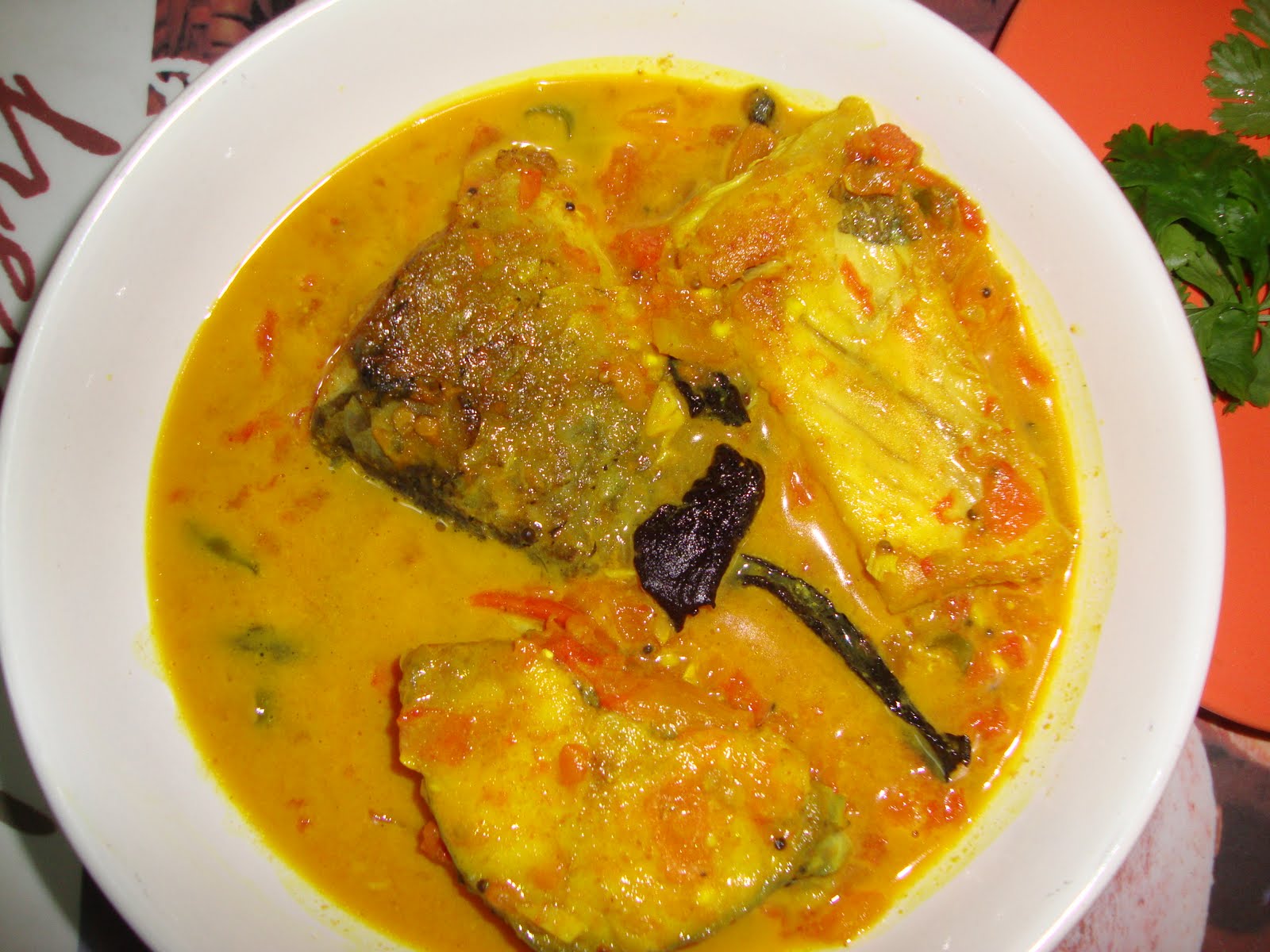 Khorisa: Mangosteen Fish Curry (Thekera Maas Tenga)