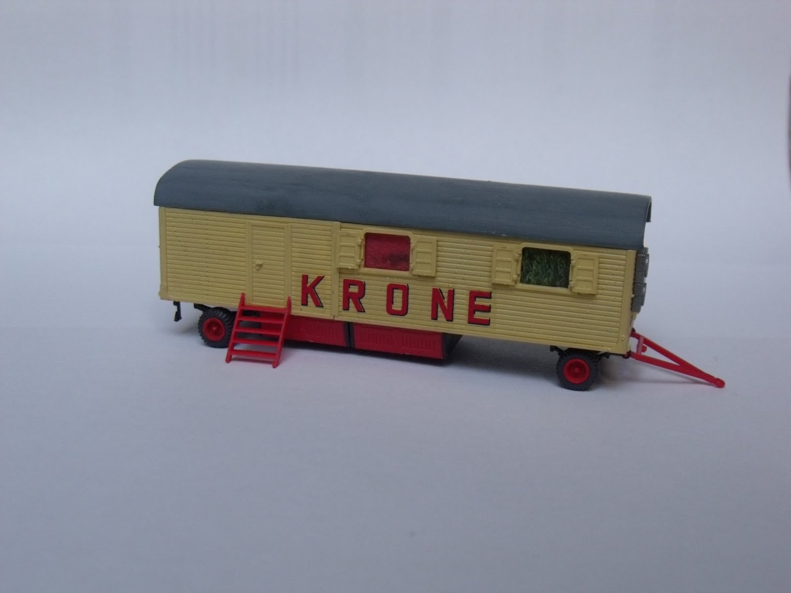 Circusmodellbau: Circus Krone 1:87