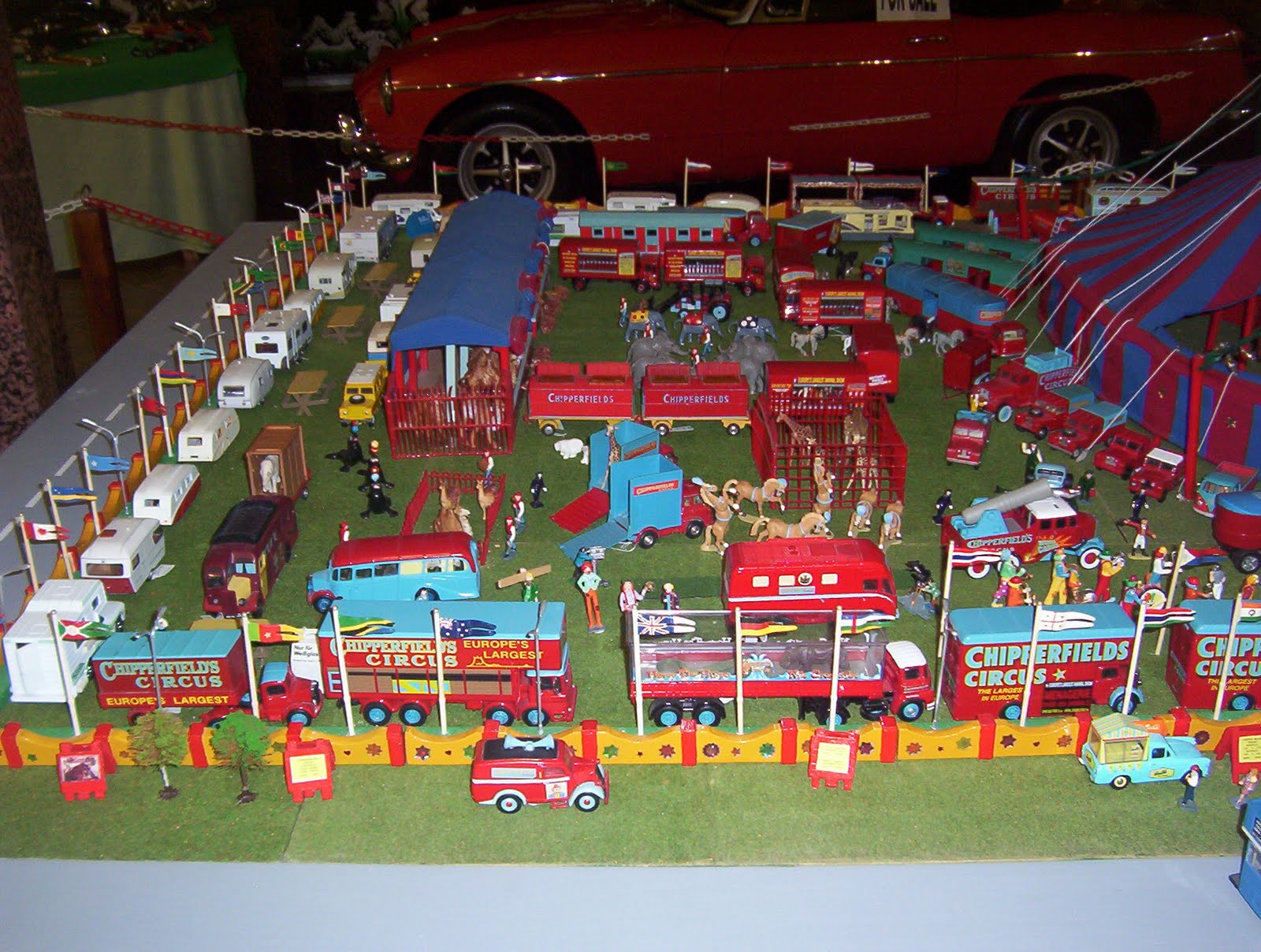 Circusmodellbau: Chipperfield's Circus 1:50