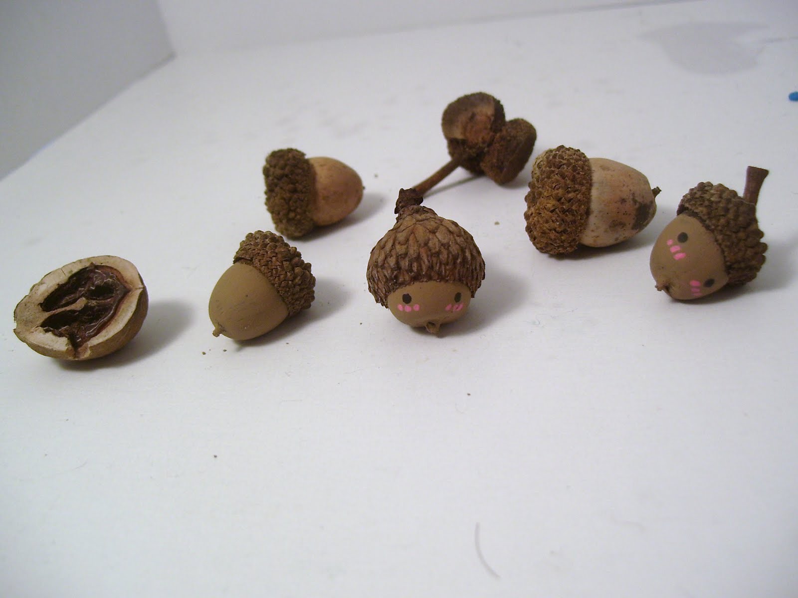 Kreating Insecurities: Walnut and Acorn Owls!
