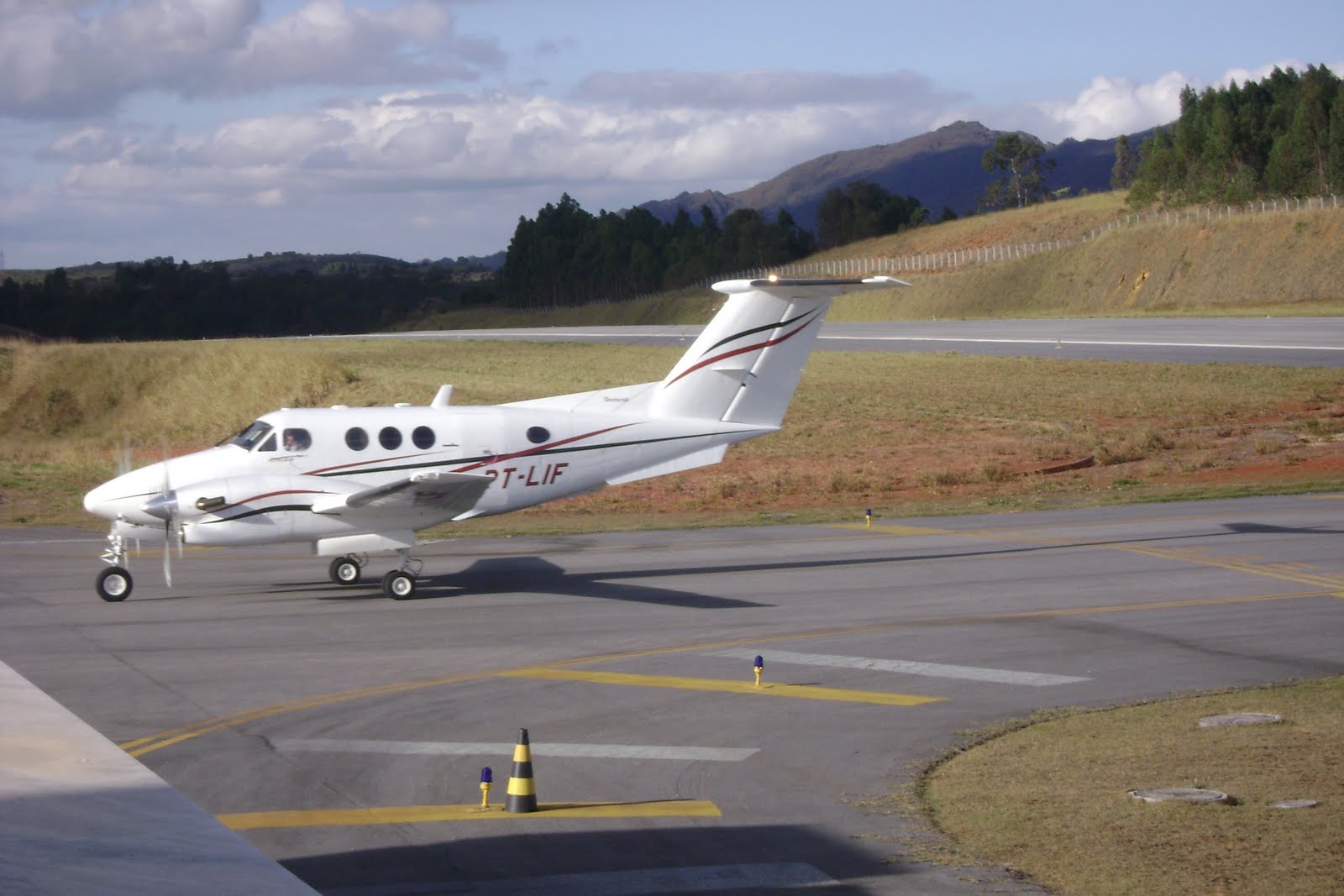 SNJR - "Aeroporto de São Jõao Del Rei" - MG: junho 2010