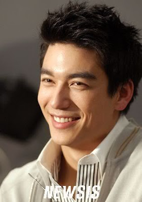 Achie ArRay: Dennis Oh