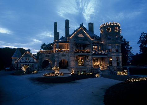 Moongate Wedding Event Planner: The Castle Inn Riverside, Kansas