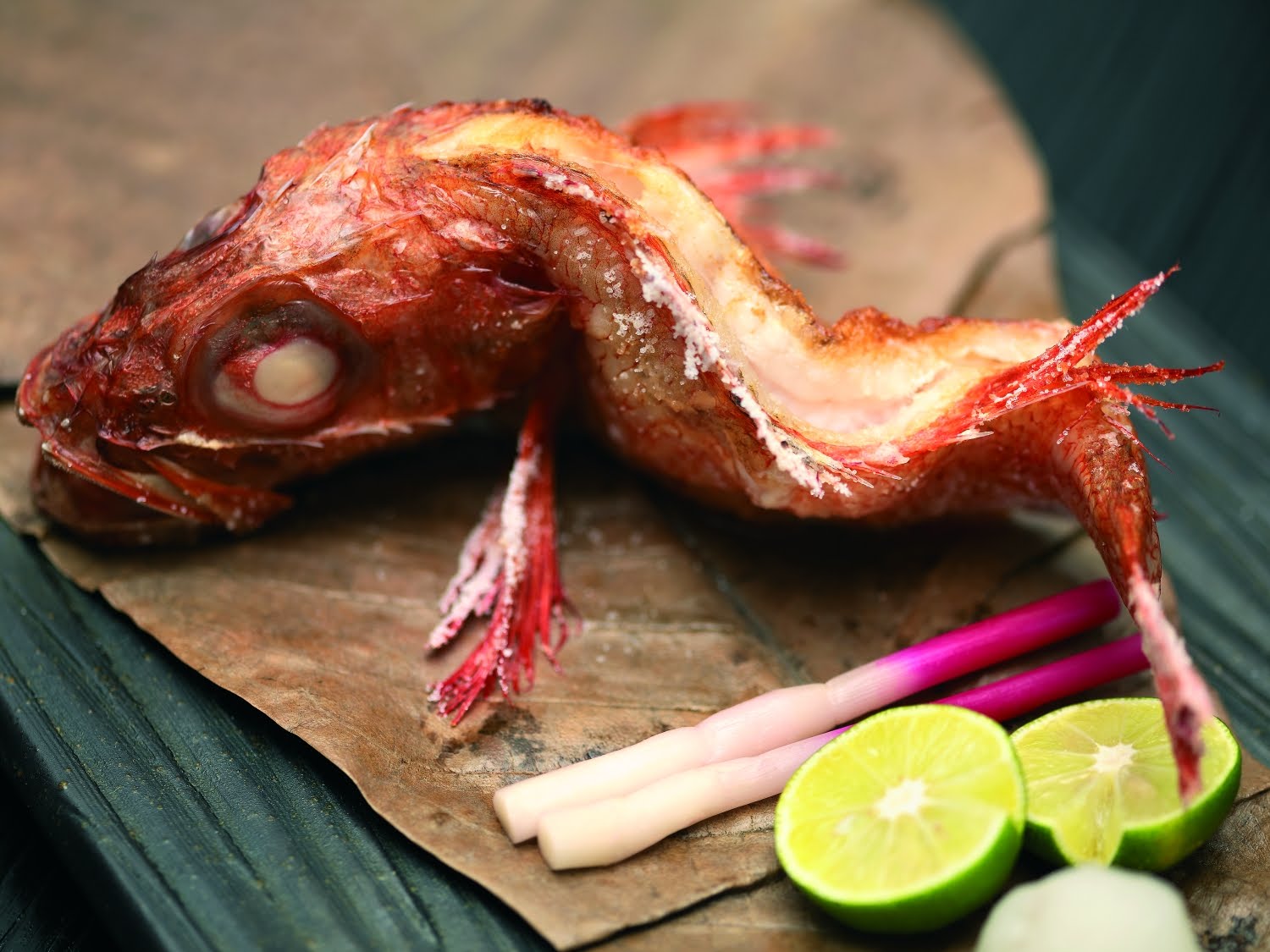 Simply Fabulicious: Binge Hong Kong - Suzie, Sake and The Paddle