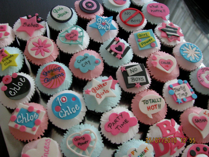 Lovely Cake Decoration: Happy Weekend!