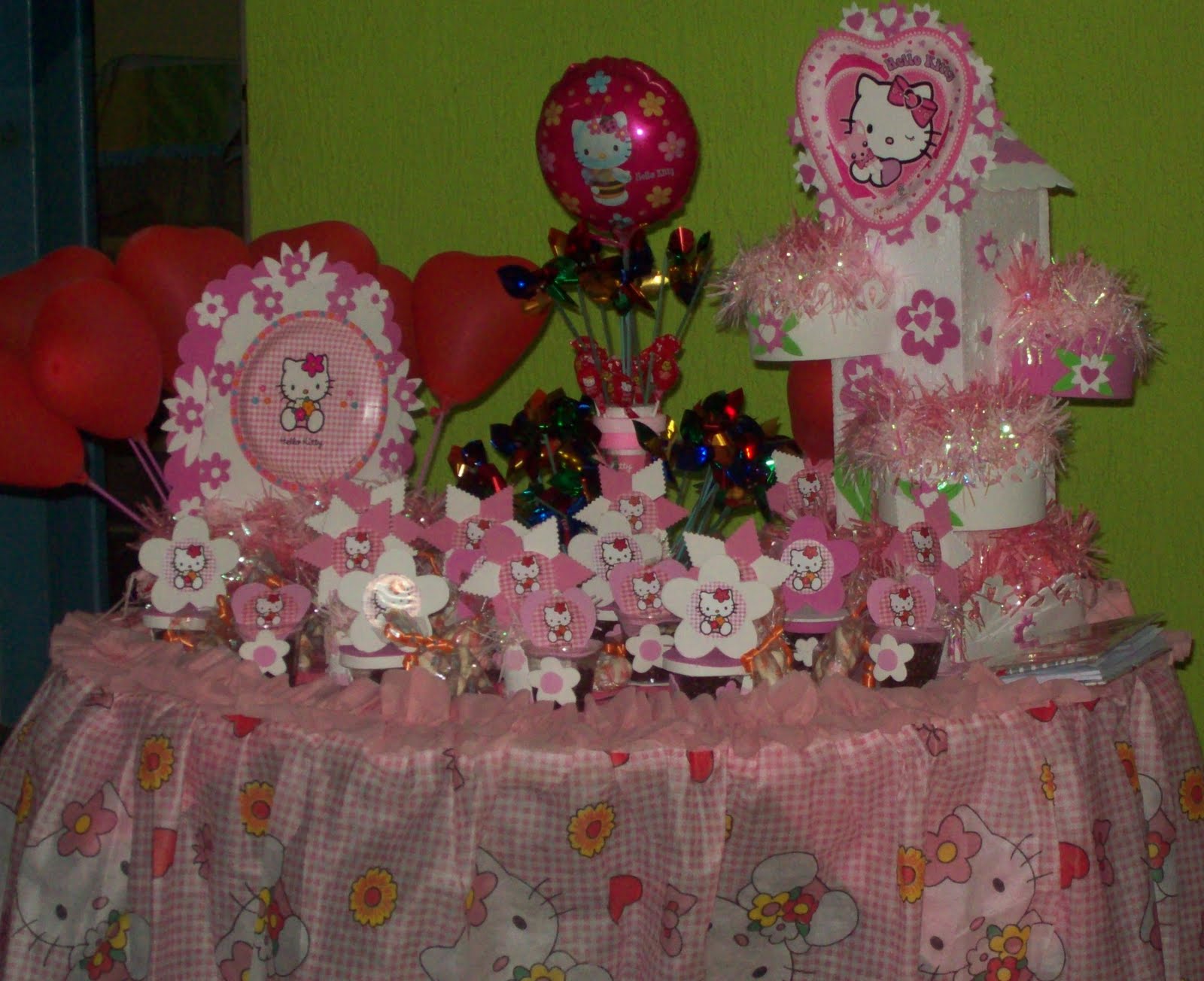 DeMa's Festas: Festa com tema: Hello Kitty