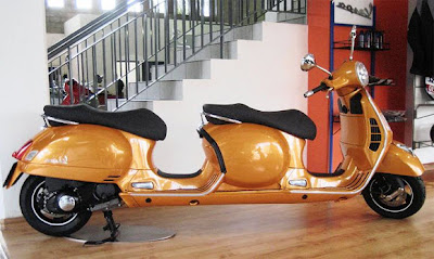 Amazing Snap World: Stretch Scooter from Vespa : Cool idea!