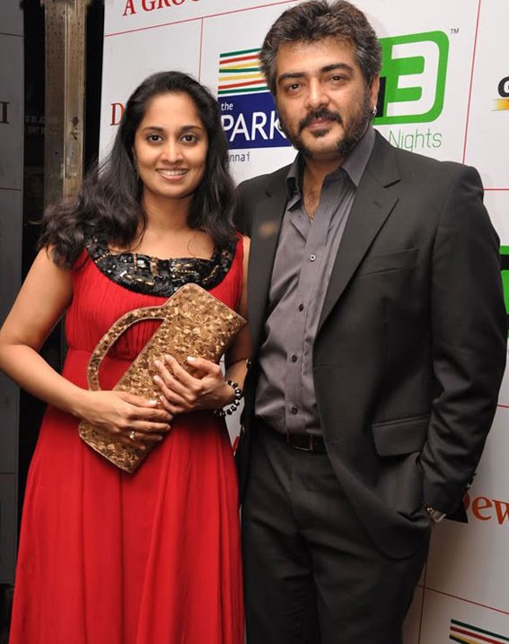 Shalini Kumar with her hubby(ajith kumar) | Veethi