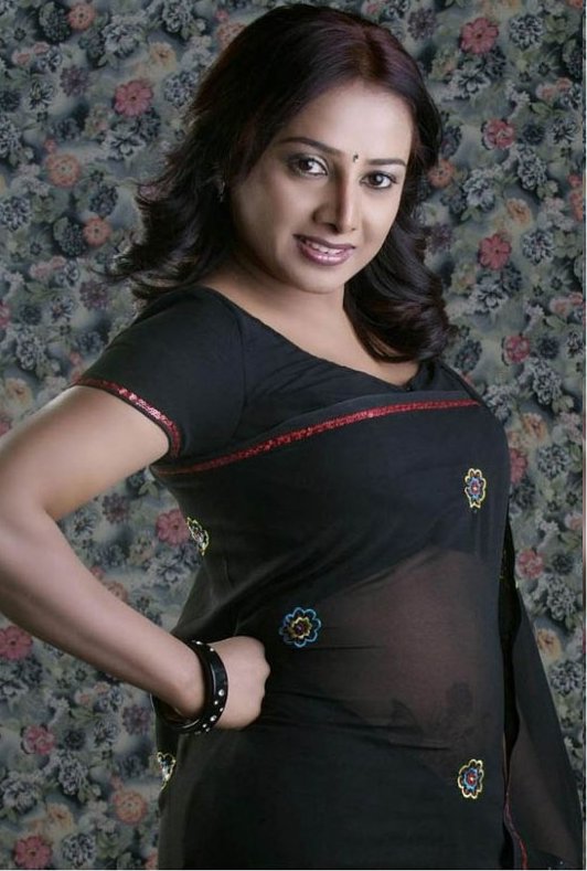 Gayathri Rajagopal in Hot Saree ~ Hot and Spicy