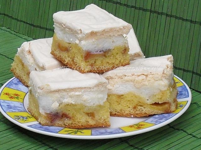 diana's cakes love: Prajitura cu piersici si bezea