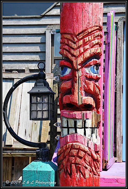 Cedar Key (Florida) Photos: Welcoming totem pole
