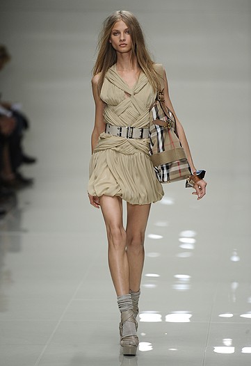 label. burberry australia. : fred perry daps