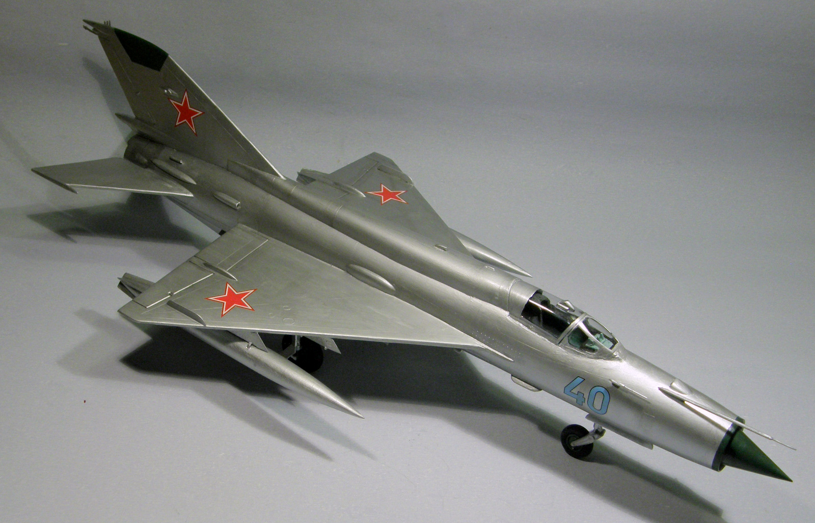 wade's military models: Soviet Air Forces MiG-21 MF 1/32 Revell