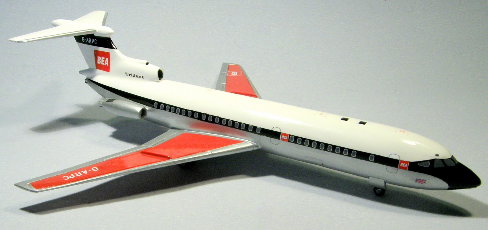 wade's scale models & modest aviation photography: BEA Trident 1/144 Airfix