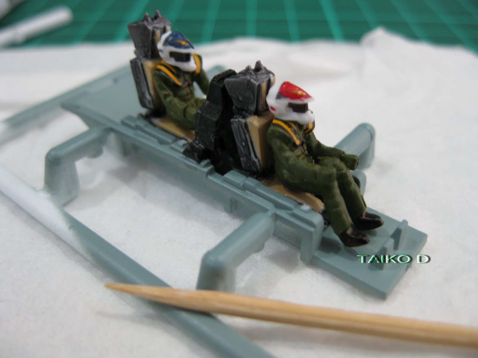 TOY ADDICT ZONE: MACROSS ZERO: 1/72 VF-0B [WIP1]