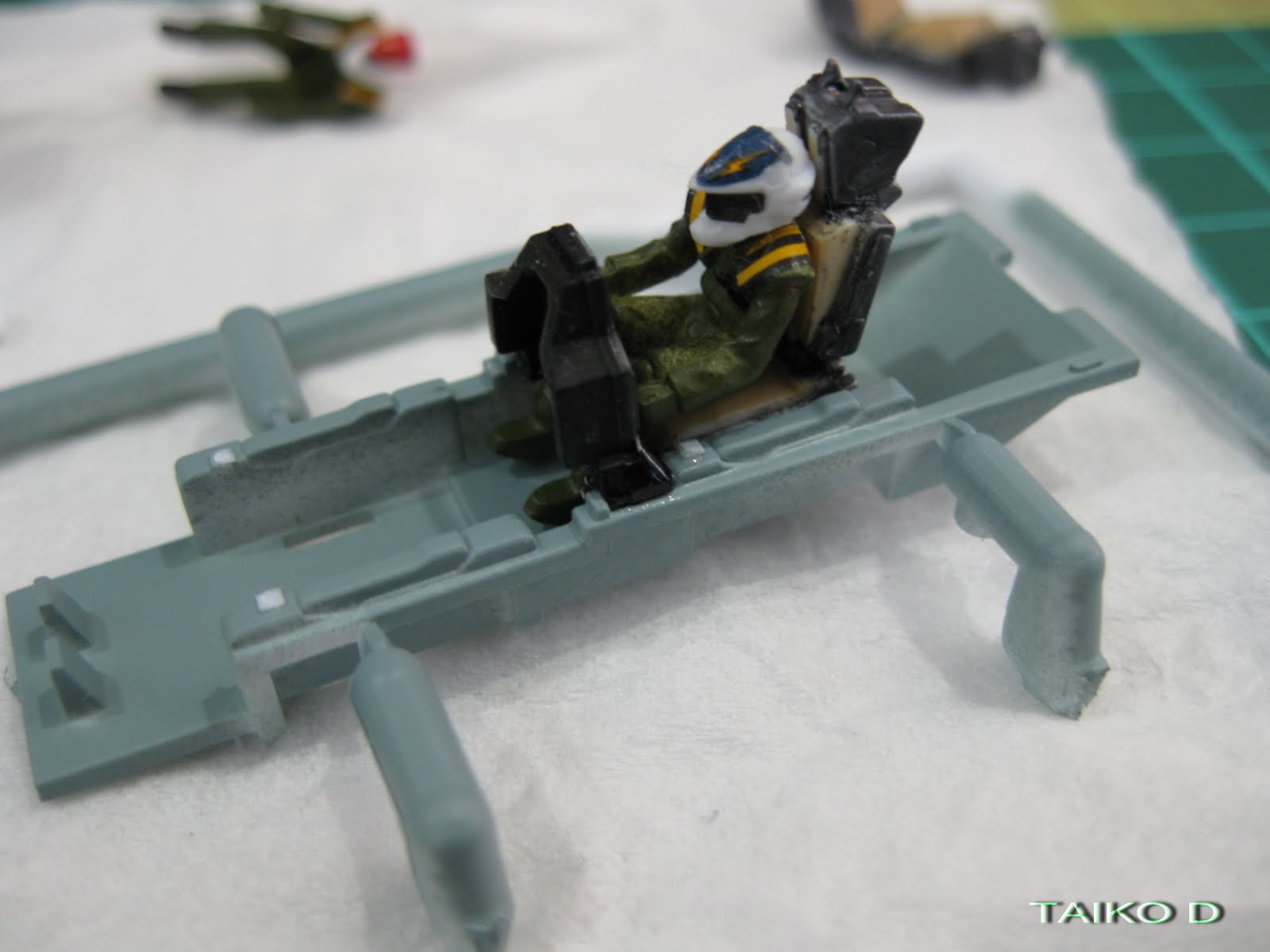 TOY ADDICT ZONE: MACROSS ZERO: 1/72 VF-0B [WIP1]