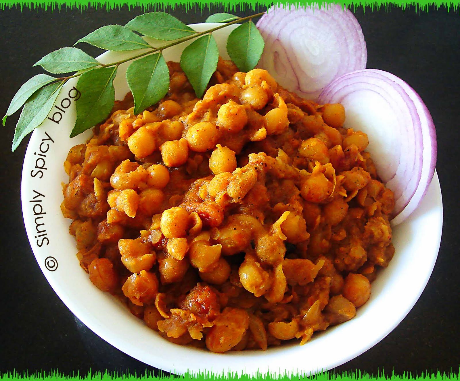 Simply Spicy: Vatanyachi Usal - White Peas Curry