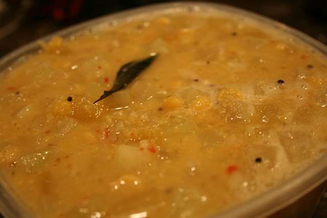 Foray into my Kitchen: Chow Chow Sweet Kootu (Chayote Squash Sweet Curry)