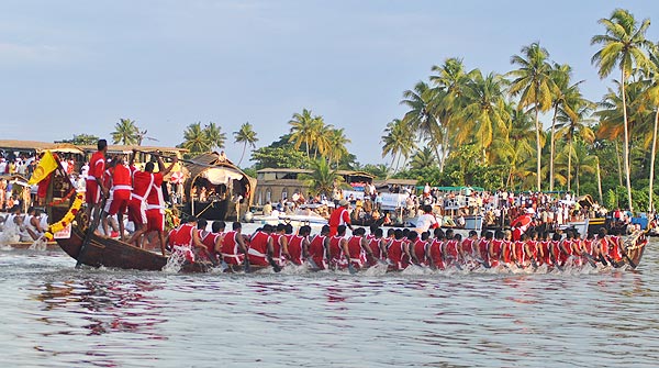 Kerala : God's Own Country: Vallamkali (Boat Race) – More Than Just a Sport