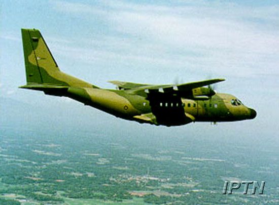 indonesian army: PESAWAT BUATAN INDONESIA CN235 Diharapkan Jadi Pesawat ...