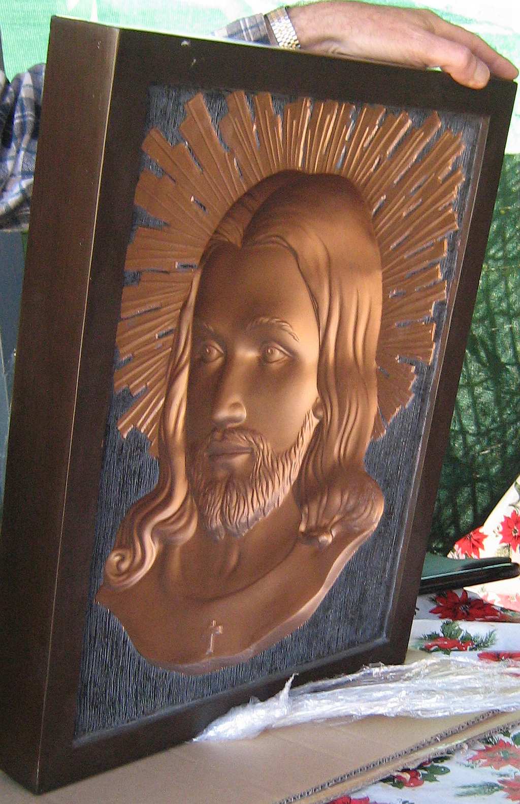 Wool 'n' Wood: Art in Relief or Tromploy