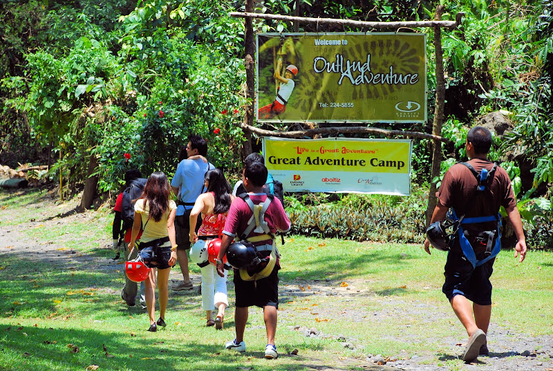 The Nomadic Pinoy: Zip Lining in the City